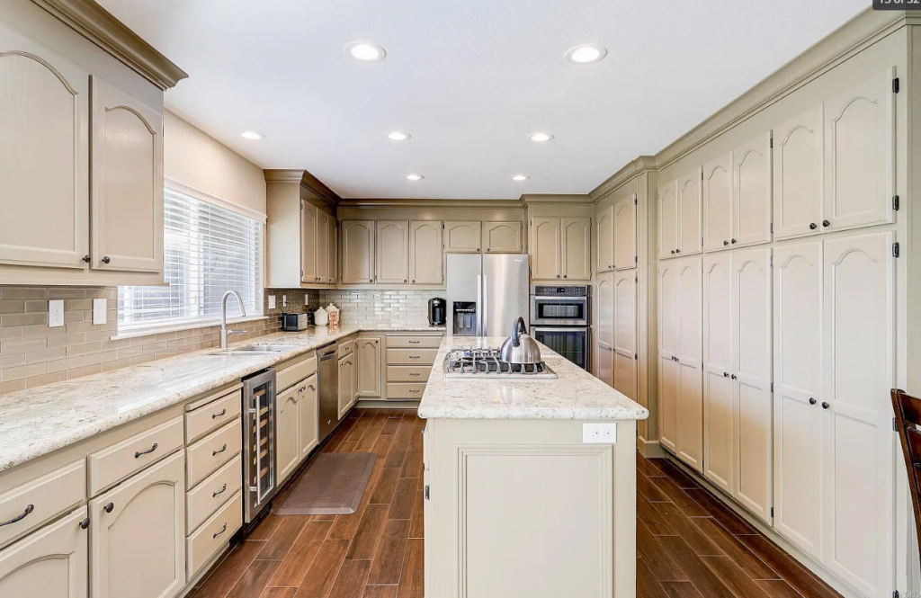 Eased vs Mitered Edge: Which Finish is Right for Your Project?